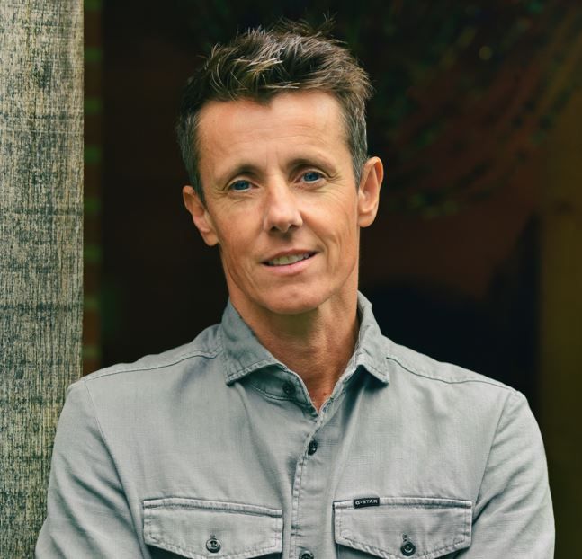 Zanger Sam Bettens nam een nieuwe start: “Ik voel me beter in mijn vel ...